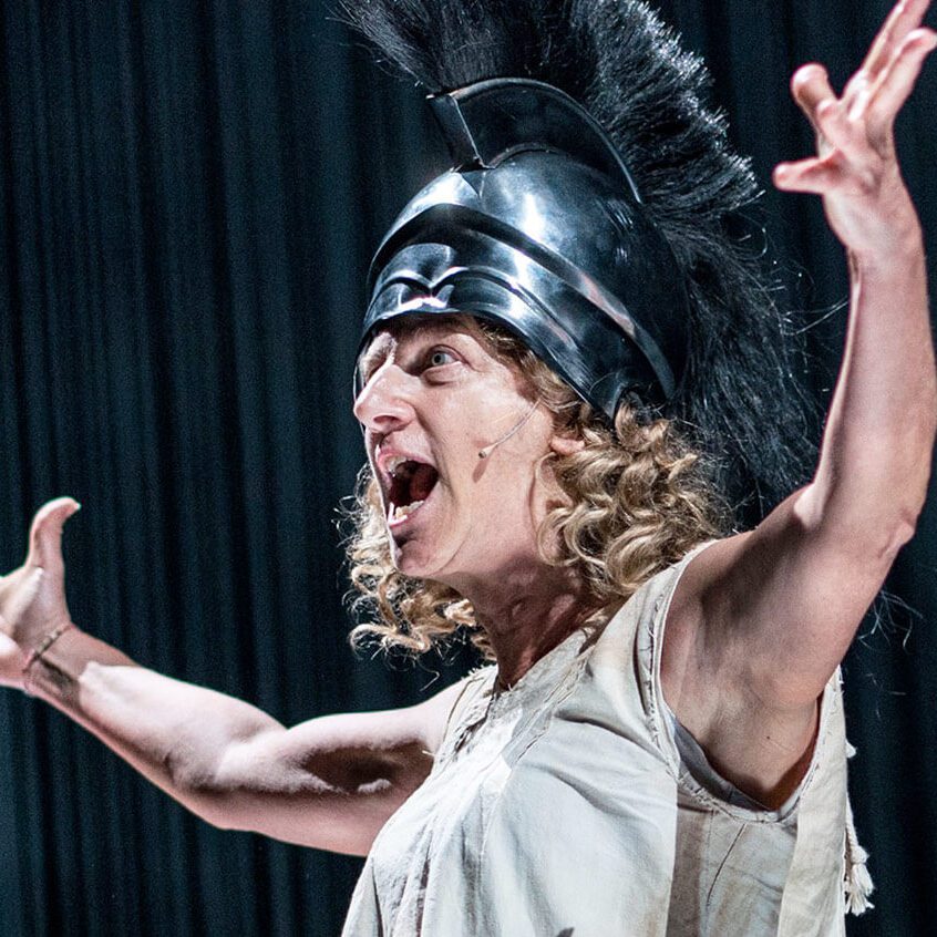 Ho perso il filo - Torna Angela Finocchiaro nei panni di un improbabile ...