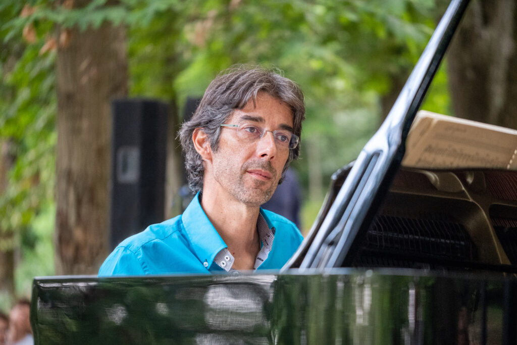 EMILIANO TOSO, lo scienziato musicista che ci cura l'anima e il corpo ...